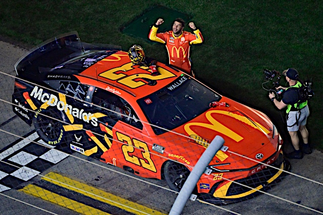 Bubba Wallace, Austin Cindric win Duels; Allgaier puts JRM Chevrolet in ...